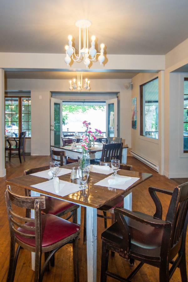 CLEVELANDS HOUSE RESORT MUSKOKA | ⋆⋆⋆ | MINETT, CANADA | SEASON DEALS ...